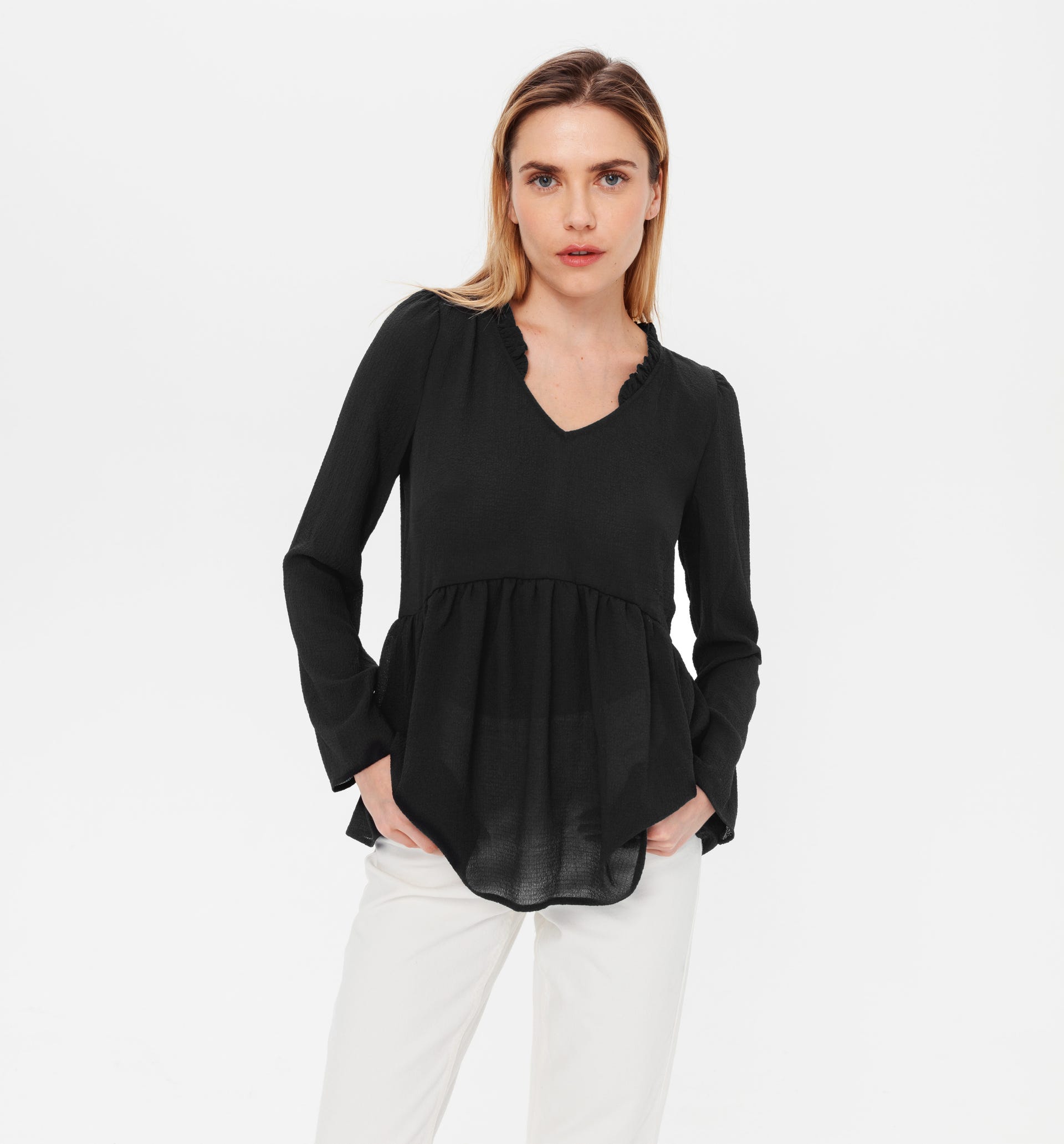 Crêpe top with frilly neckline - Black