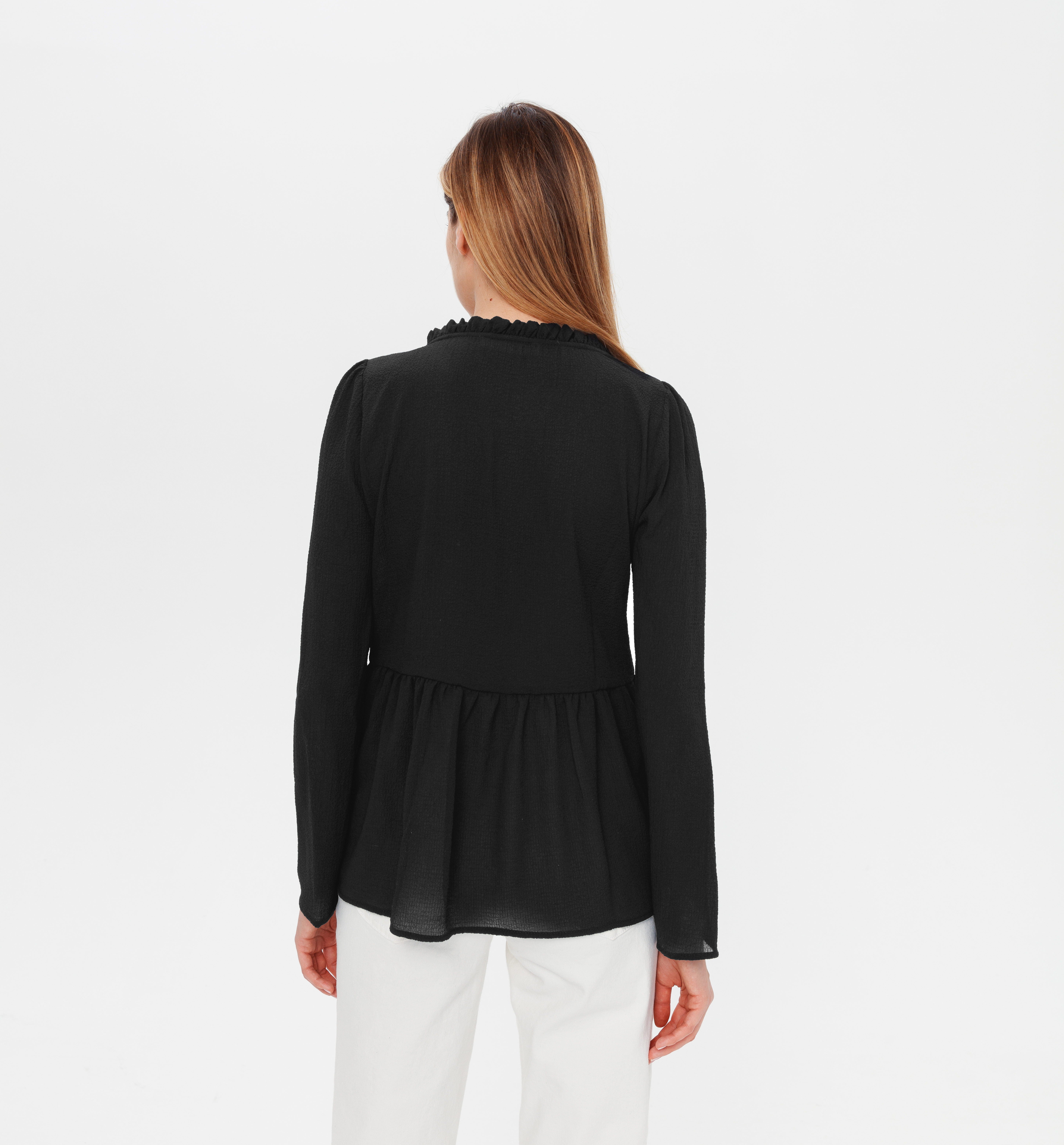 Crêpe top with frilly neckline - Black