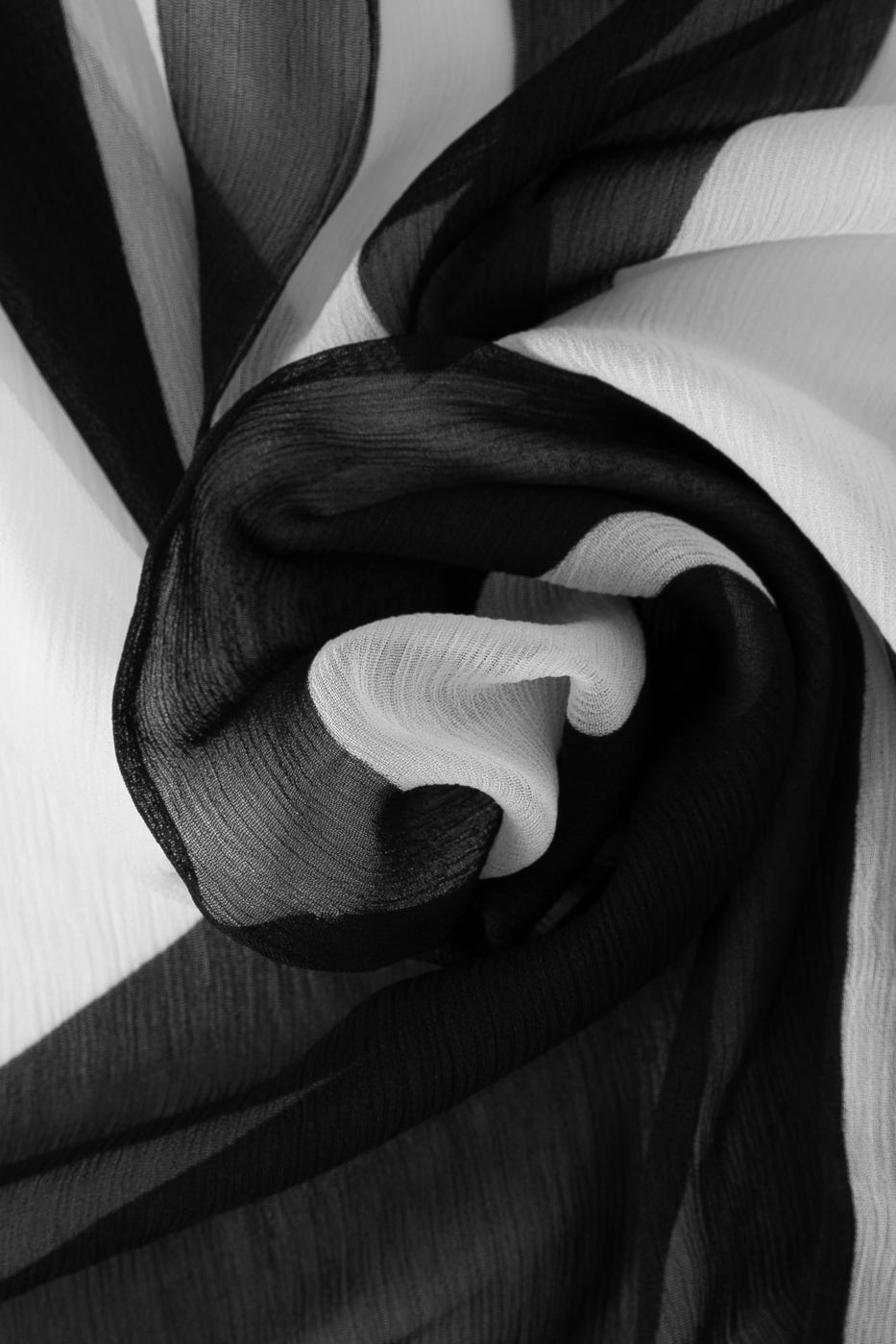 3m crepon voile fabric cut - Black print